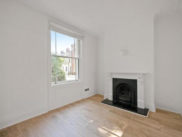 3 bedroom town house for rent in Merrick Square, Southwark, London, SE1