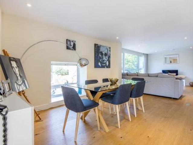 3 bedroom town house for rent in Mill Street, Central Oxford, OX2