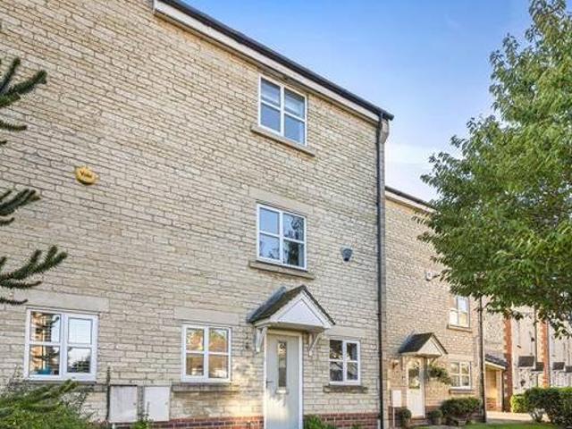 3 bedroom town house for rent in New Langford Bicester OX26
