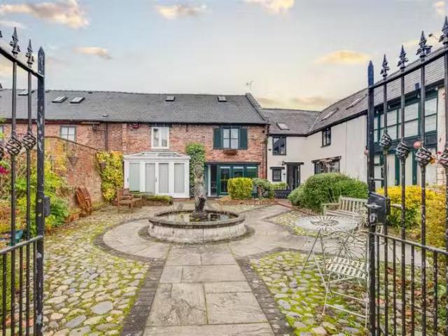 3 bedroom town house for rent in Old Barn Lane, Willaston, Nes.
