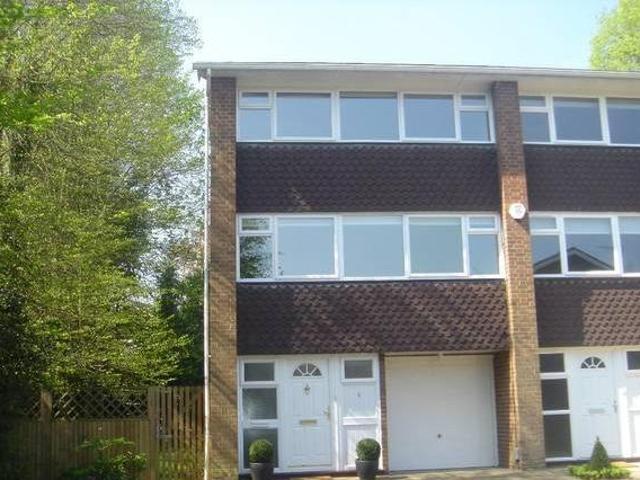 3 bedroom town house for rent in Old Rectory CloseHarpendenAL5