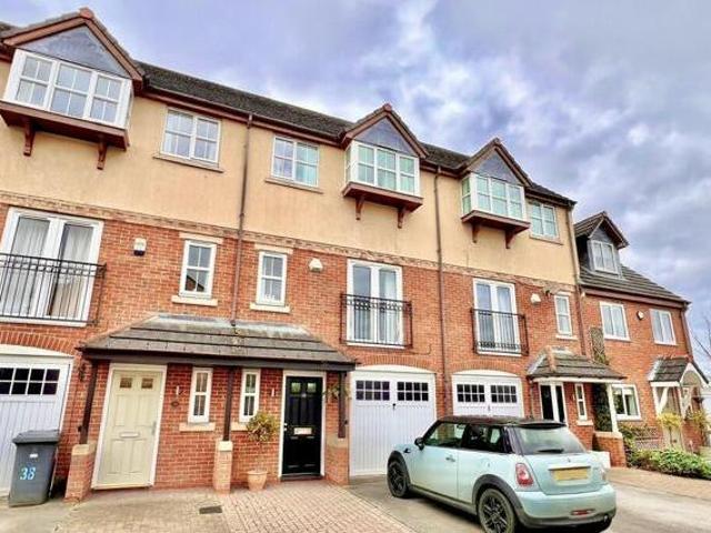 3 Bedroom Town House For Rent In Radcliffe on trent