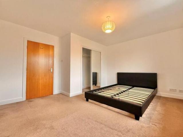 3 bedroom town house for rent in Raleigh Close, Didsbury, M20