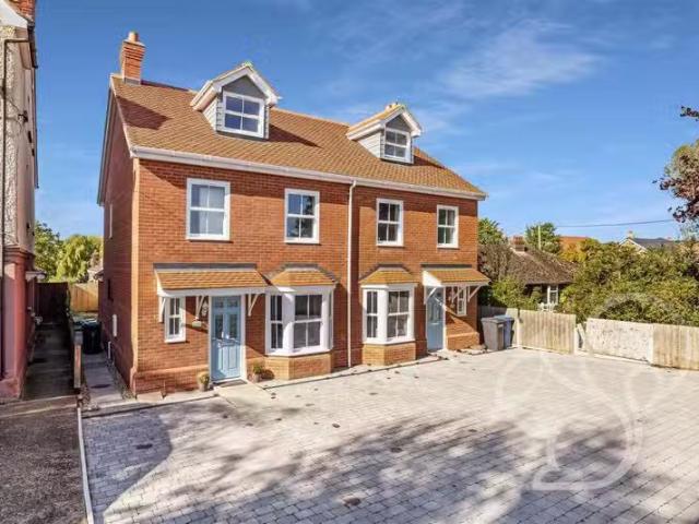 3 bedroom town house for rent in Rodbridge Hill, Long Melford.