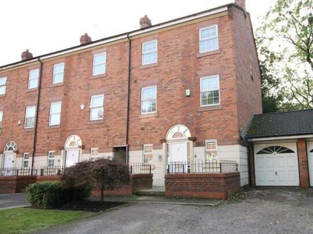 3 Bedroom Town House For Rent In Roe Green