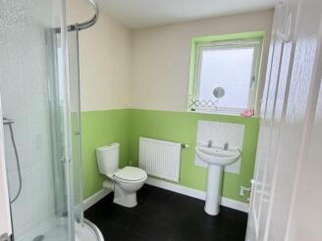 3 bedroom town house for rent in Sinatra Drive, Oxley Park, Milton Keynes, MK4
