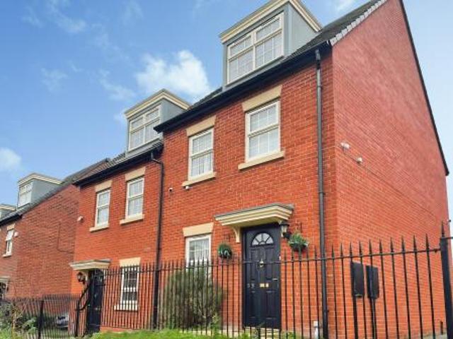 3 bedroom Town house To Let