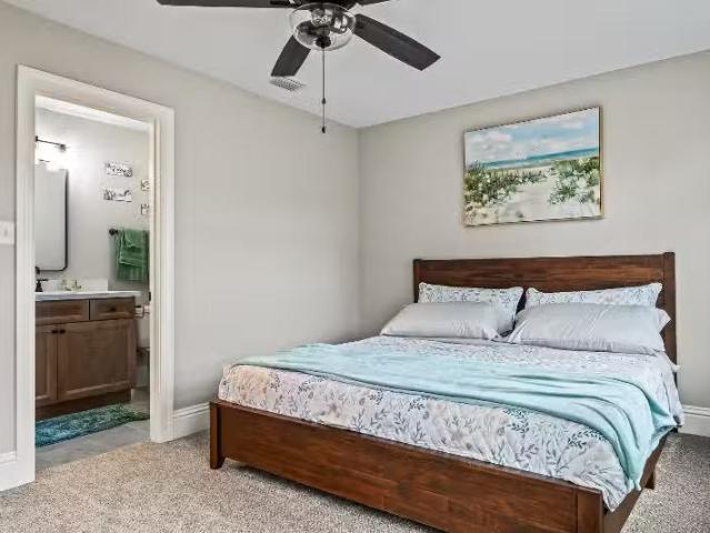 3 bedroom townhouse central to Crawfordville town 8B Old Cour.