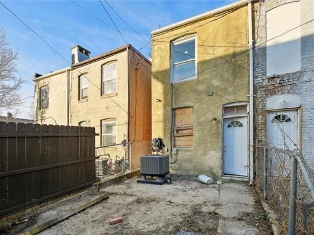 3 Bedroom Townhouse Condo 2141 W Fayette St in Baltimore, MD 21223 | AffordableHousing. Com