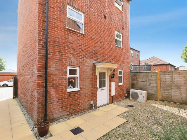 3 bedroom townhouse for sale