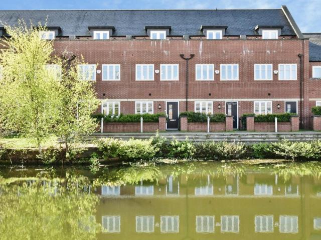 3 bedroom townhouse for sale