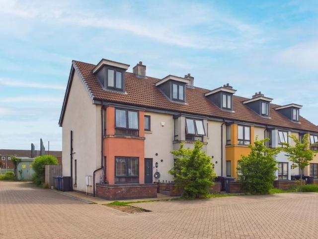 3 bedroom townhouse for sale