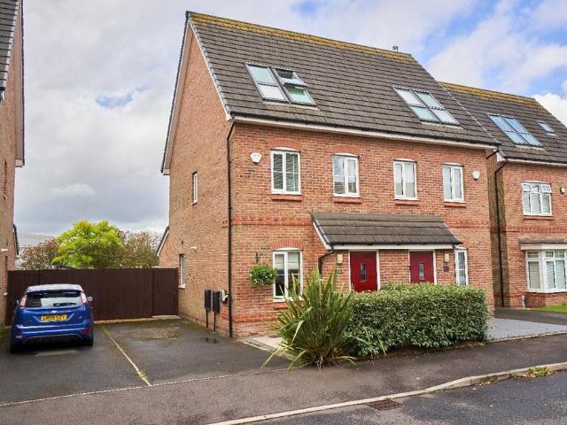 3 bedroom townhouse for sale