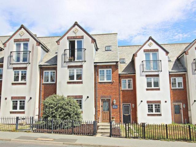 3 bedroom townhouse for sale