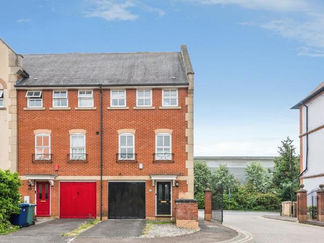 3 bedroom townhouse for sale