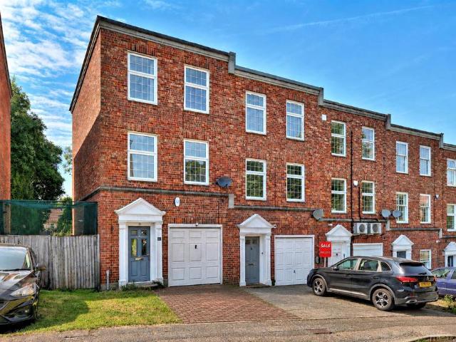 3 bedroom townhouse for sale