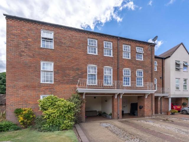 3 bedroom townhouse for sale