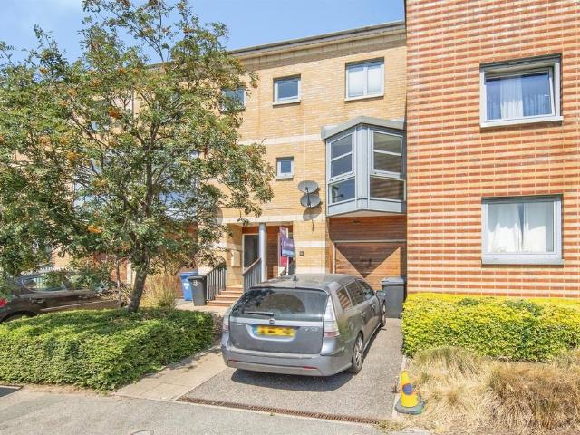 3 bedroom townhouse for sale