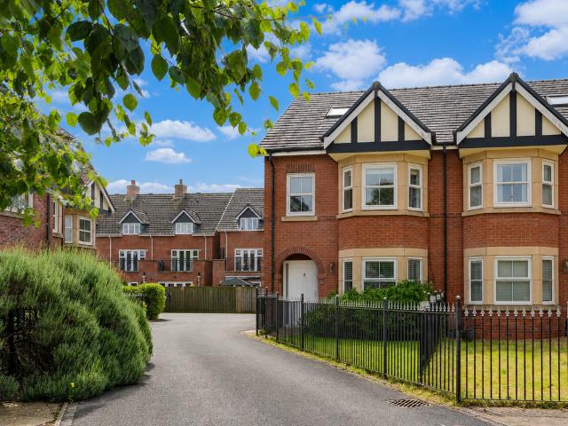 3 bedroom townhouse for sale