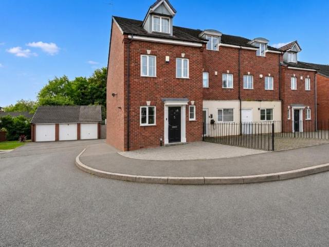 3 bedroom townhouse for sale