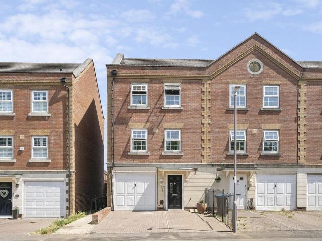 3 bedroom townhouse for sale