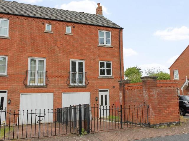 3 bedroom townhouse for sale