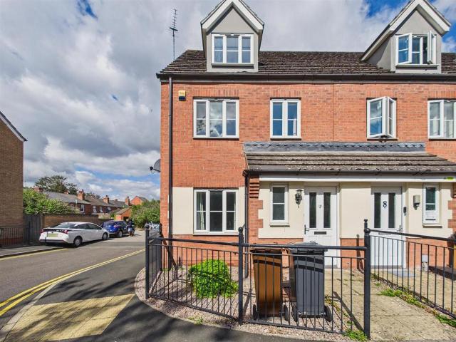 3 bedroom townhouse for sale
