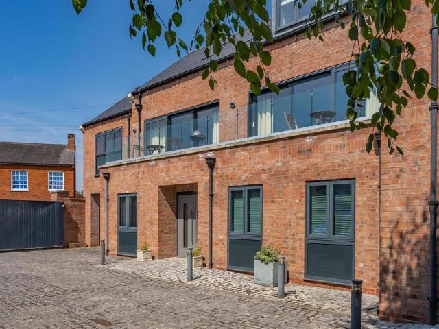 3 bedroom townhouse for sale