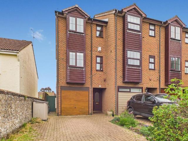 3 bedroom townhouse for sale