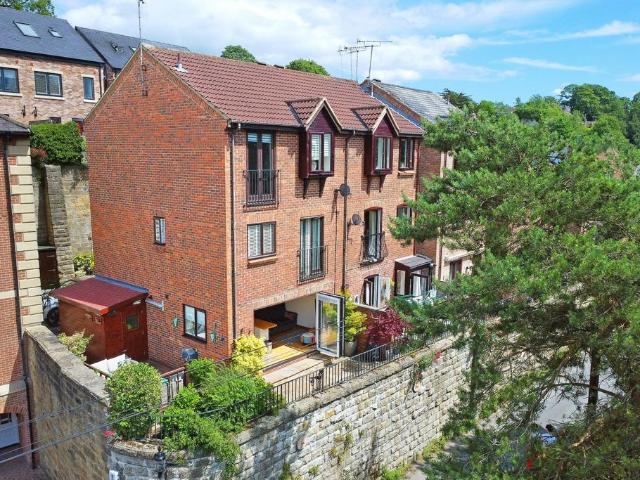 3 bedroom townhouse for sale
