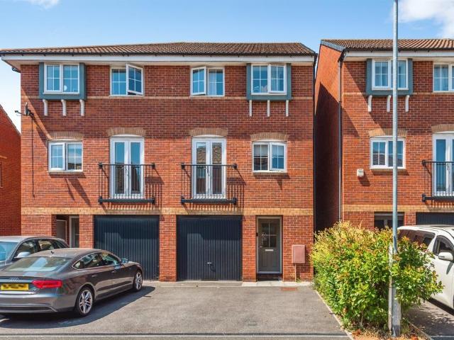 3 bedroom townhouse for sale