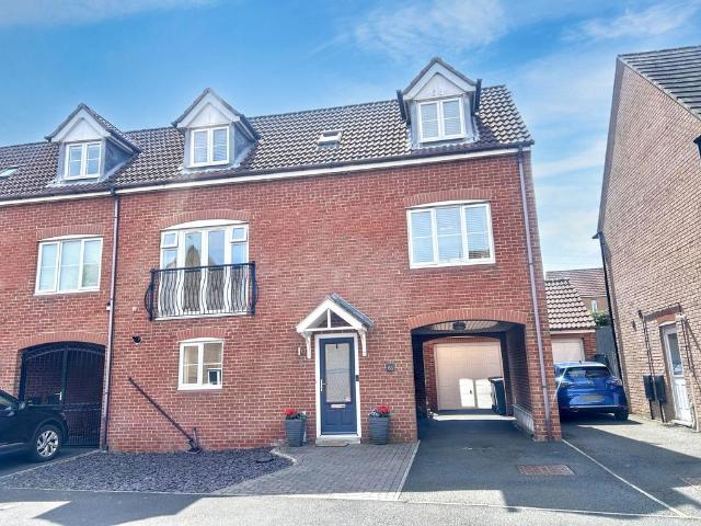3 bedroom townhouse for sale