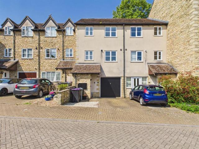 3 bedroom townhouse for sale