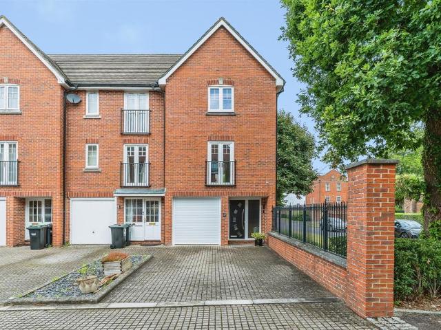 3 bedroom townhouse for sale