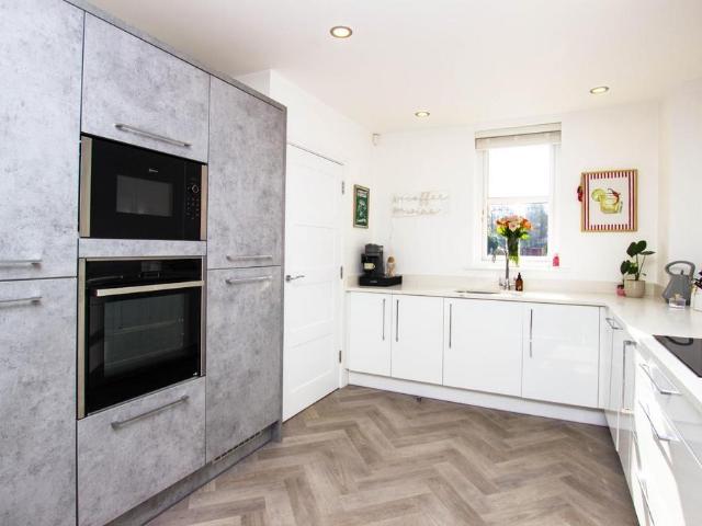 3 bedroom townhouse for sale
