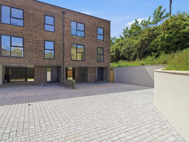 3 bedroom townhouse for sale