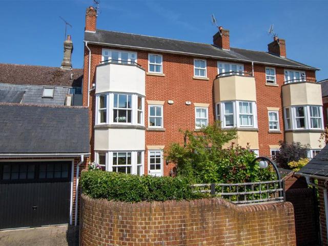 3 bedroom townhouse for sale