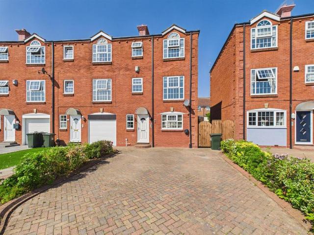 3 bedroom townhouse for sale