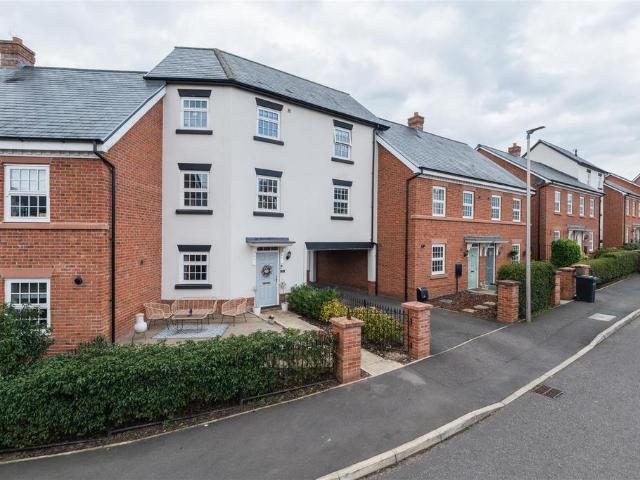 3 bedroom townhouse for sale