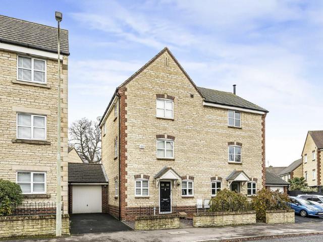 3 bedroom townhouse for sale
