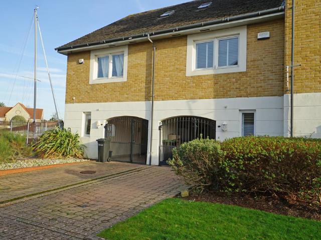 3 bedroom townhouse for sale