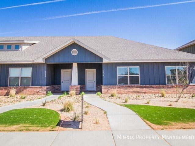 3 bedroom townhouse/ Frenship ISD/ 6912 21st St