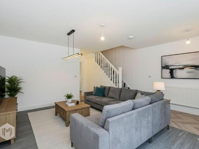 3 bedroom townhouse to rent