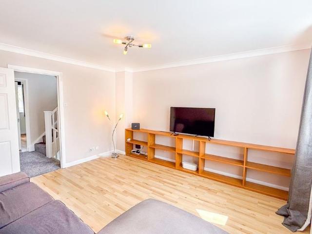 3 bedroom townhouse to rent