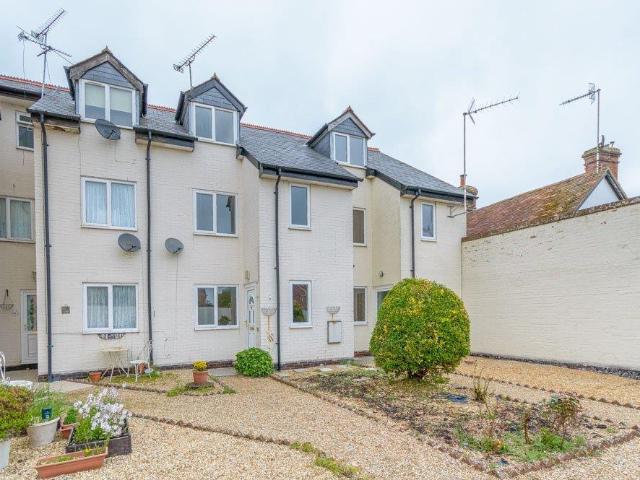 3 bedroom townhouse to rent