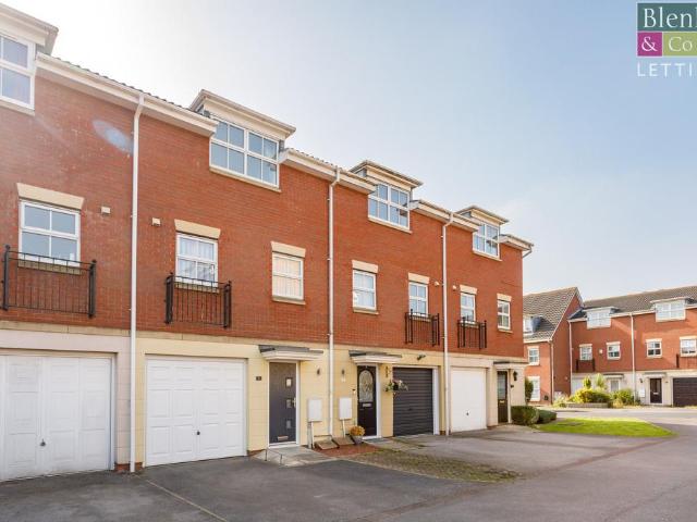 3 bedroom townhouse to rent