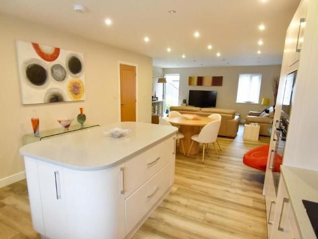 3 bedroom townhouse to rent