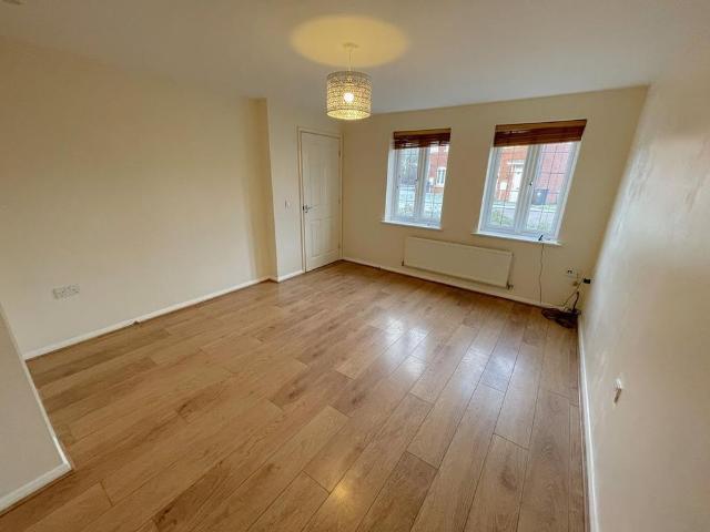 3 bedroom townhouse to rent