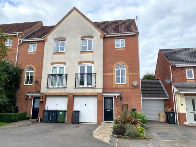 3 bedroom townhouse to rent