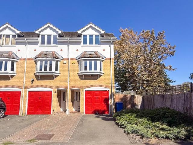 3 bedroom townhouse to rent